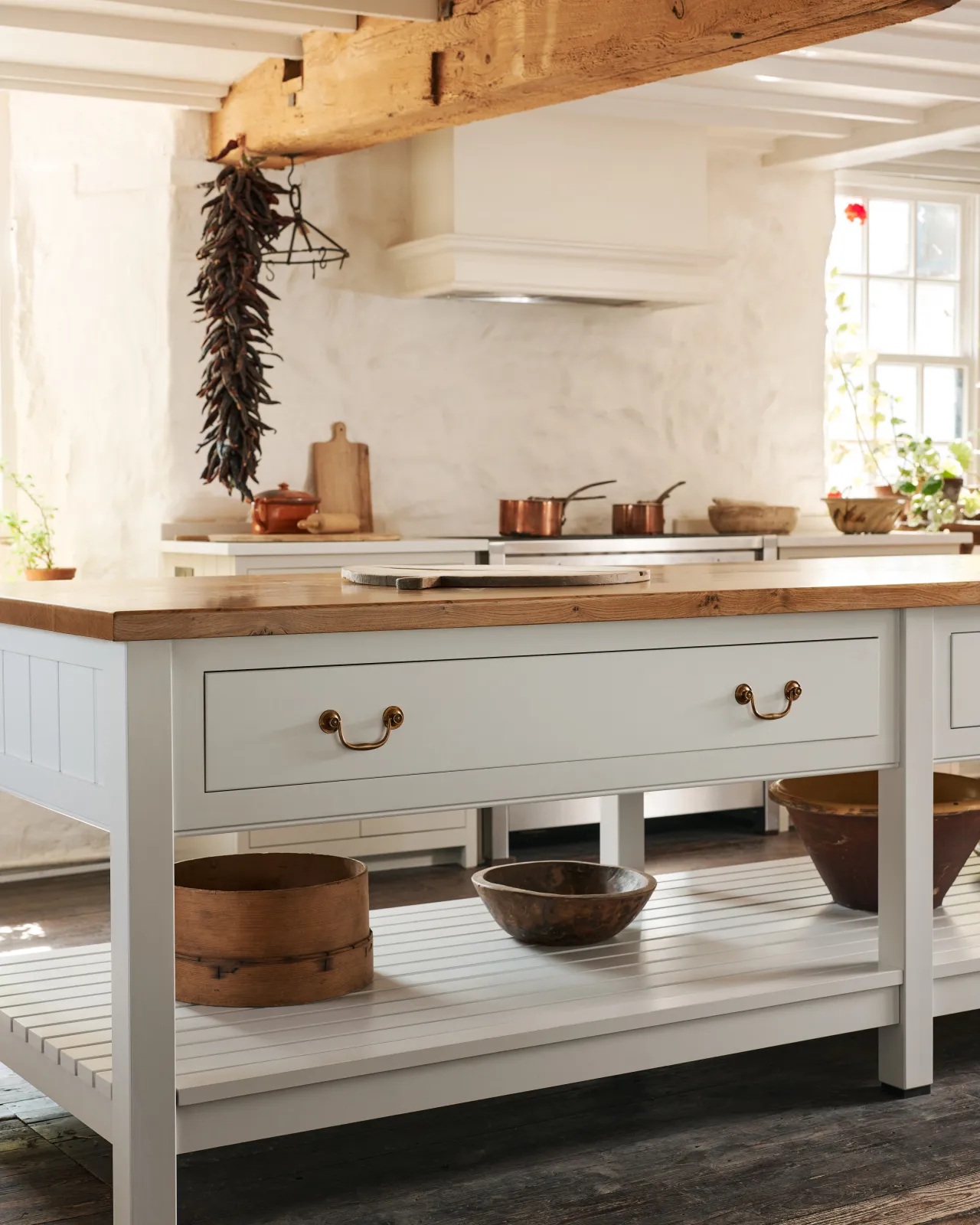 The Georgian Swing Handle | deVOL Kitchens
